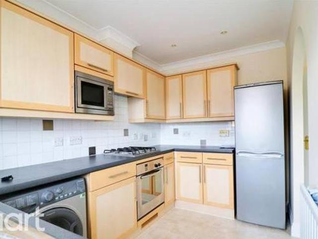 2 bedroom flat for rent in Swift Court GU51