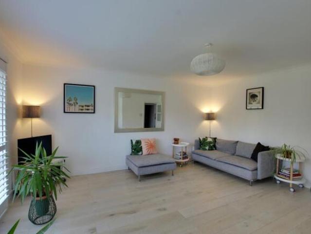 2 bedroom flat for rent in St. Valerie Road, Worthing, West Sussex, BN11