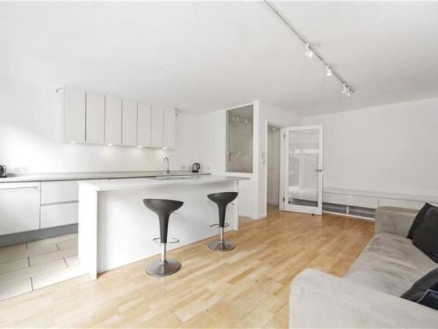 2 bedroom flat for rent in St. Agnes Close, Victoria Park, E9