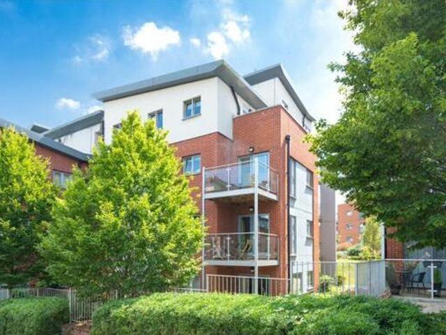 2 Bedroom Flat For Rent In St. Albans