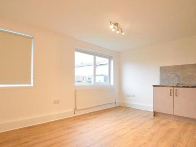2 Bedroom Flat For Rent In St Albans