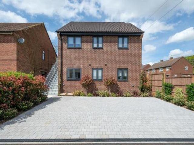 2 Bedroom Flat For Rent In St. Albans