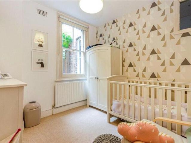 2 bedroom flat for rent in St. Albans Avenue, London, W4