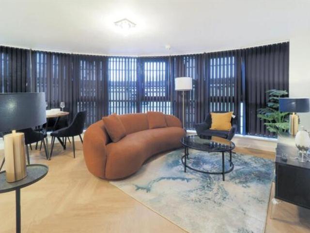 2 bedroom flat for rent in St. Albans Road, Watford, Hertfordshire, WD17
