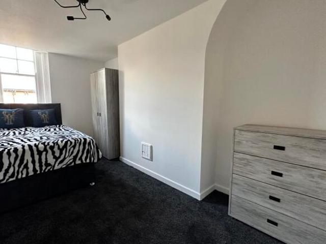 2 bedroom flat for rent in St. Albans Road, Leicester, LE2