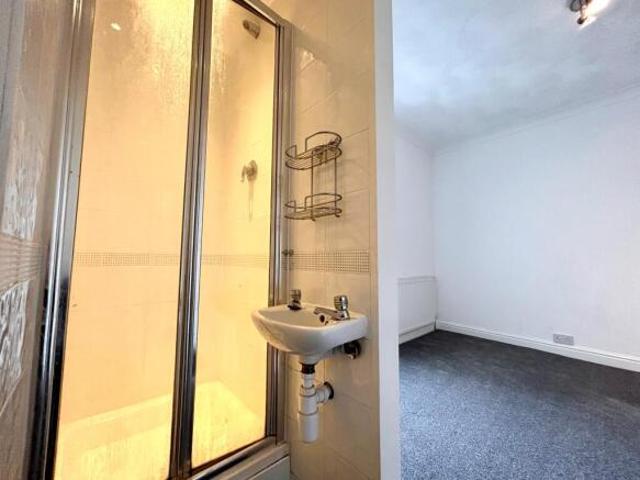 2 bedroom flat for rent in St. Andrews Road, Southsea, PO5
