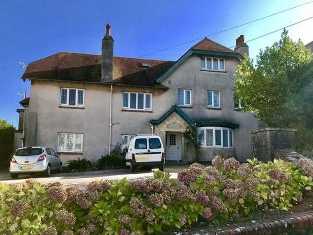 2 bedroom flat for rent in St Andrews Road Paignton Rent INCLUDES Water Rates TQ4