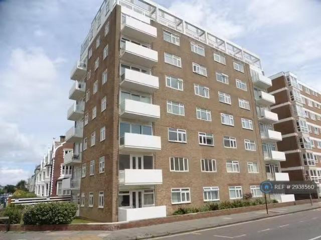 2 bedroom flat for rent in St Catherines Terrace, Hove, BN3