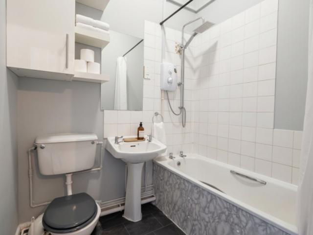 2 bedroom flat for rent in St. Cross Road, Winchester, SO23