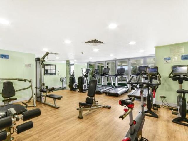 2 bedroom flat for rent in St. Davids Square, Isle Of Dogs, London, E14