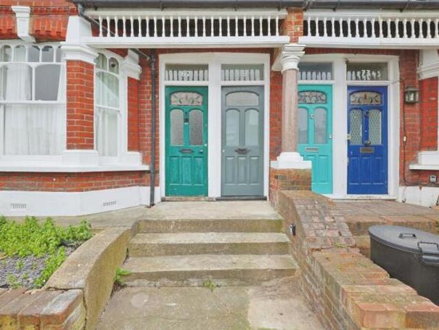 2 bedroom flat for rent in St. Elmo Road, W12