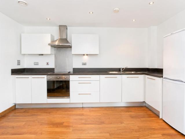 2 bedroom flat for rent in St George Building, Great George Street, LS1