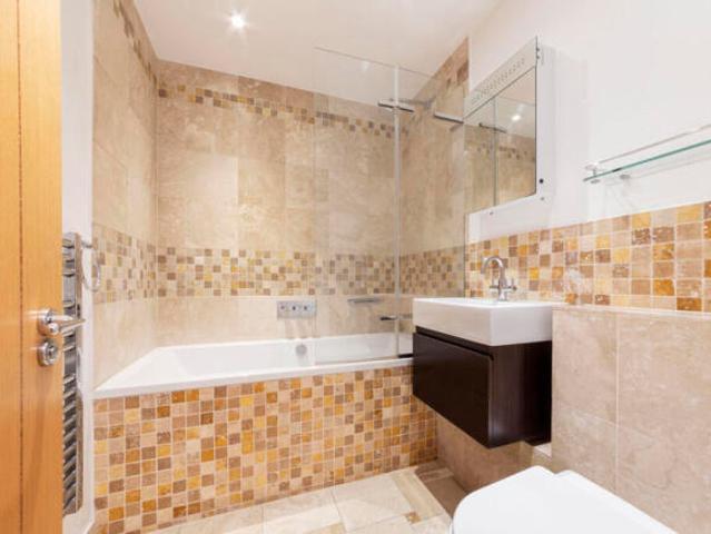 2 bedroom flat for rent in St. George Wharf, London, SW8