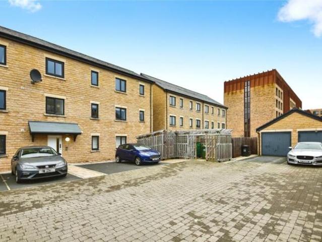 2 bedroom flat for rent in St Georges Quay, Lancaster, LA1