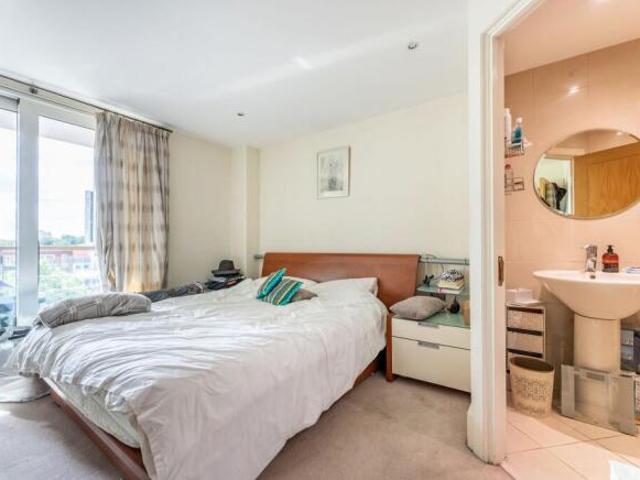 2 bedroom flat for rent in St Georges Wharf, SW8, Vauxhall, London, SW8
