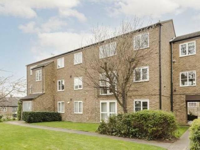2 bedroom flat for rent in St Gerards Close SW4