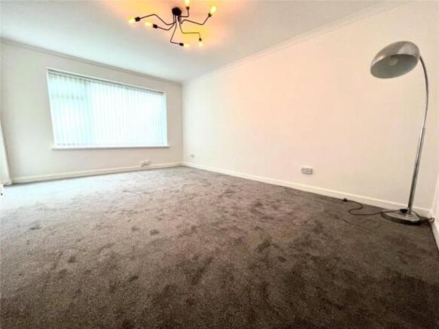 2 bedroom flat for rent in St. Gerards Road, Solihull, West Midlands, B91