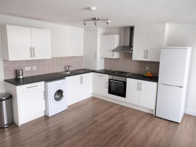 2 bedroom flat for rent in St. James's Street, Walthamstow E17