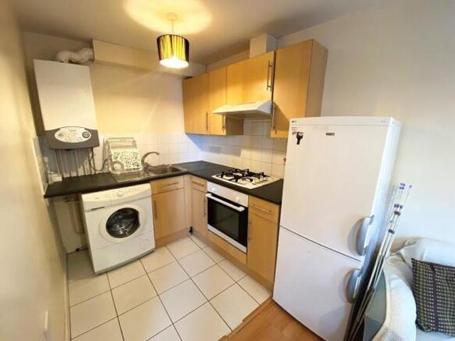 2 bedroom flat for rent in St. James's Road, Southsea, PO5