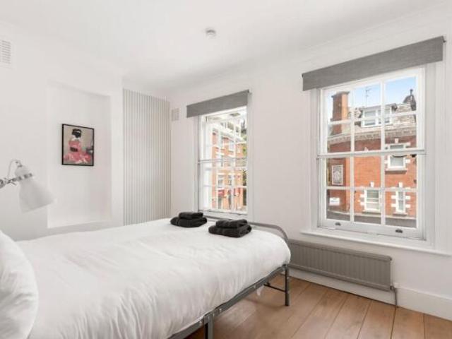2 bedroom flat for rent in St. John Street, Islington, EC1V