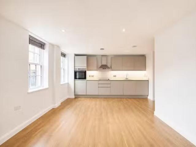 2 bedroom flat for rent in St Johns Court, Broad Street, BS1