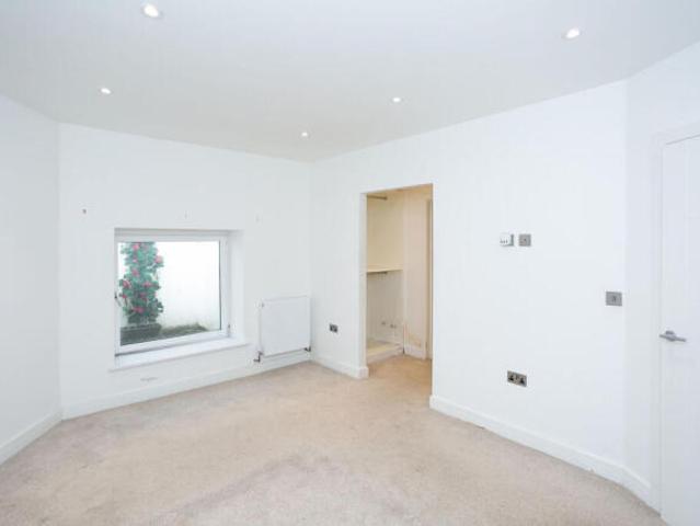 2 bedroom flat for rent in St Johns Road, WD17, Watford, WD17