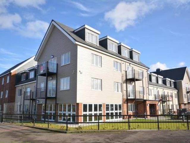 2 bedroom flat for rent in St Josephs Court RM16