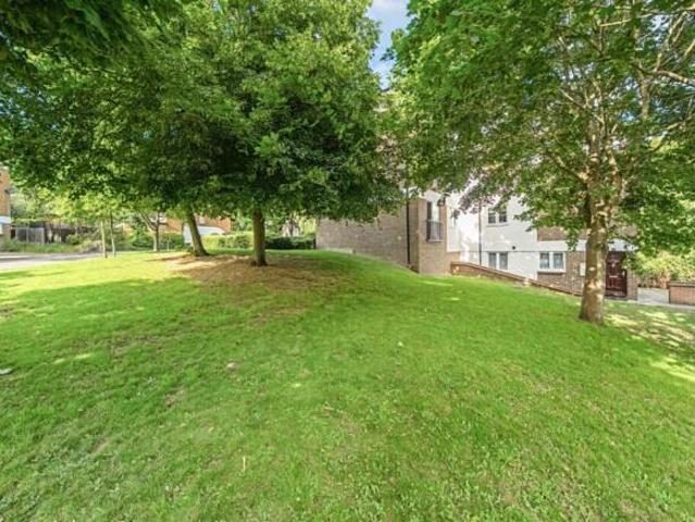 2 bedroom flat for rent in St. Josephs Vale London SE3