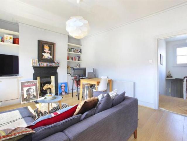 2 bedroom flat for rent in St Luke's Avenue, Clapham North, SW4