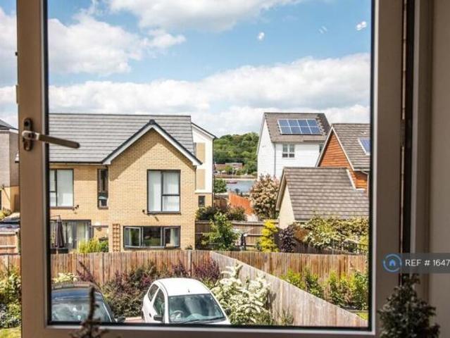 2 bedroom flat for rent in St Marys Island, Chatham, ME4