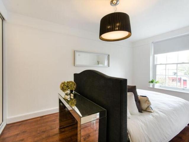 2 bedroom flat for rent in St Marys Road, Ealing, London, W5