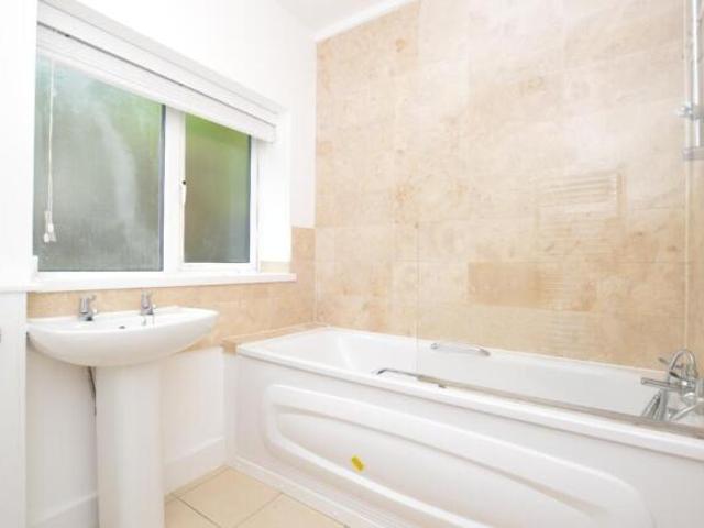 2 bedroom flat for rent in St Marys Road Peckham SE15