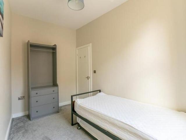 2 bedroom flat for rent in St Michaels Road, West Cliff, BH2