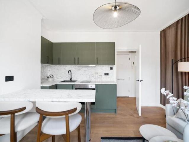 2 bedroom flat for rent in St Olaf's Road, Munster Village, SW6