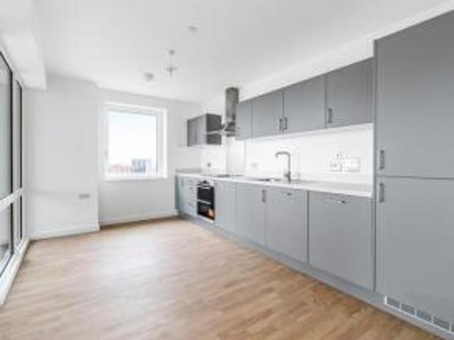 2 bedroom flat for rent in St Pauls Road, Barking, London, IG11