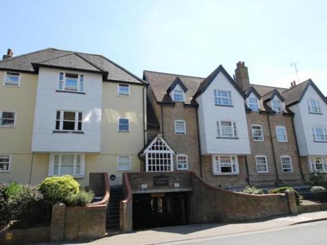 2 Bedroom Flat For Rent In St Peters Street, Colchester