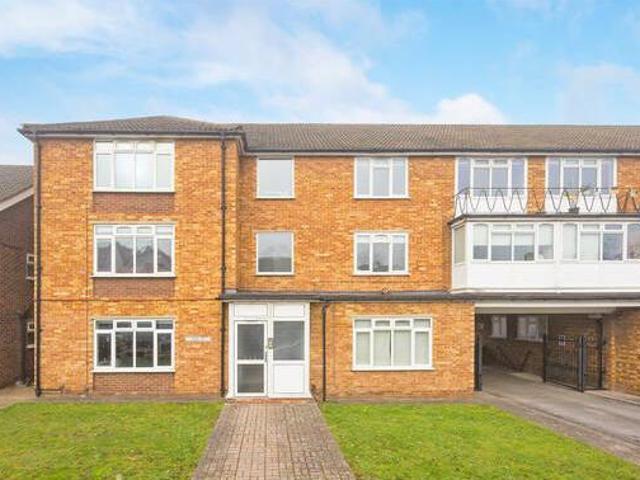 2 bedroom flat for rent in St Philips Avenue WORCESTER PARK KT4