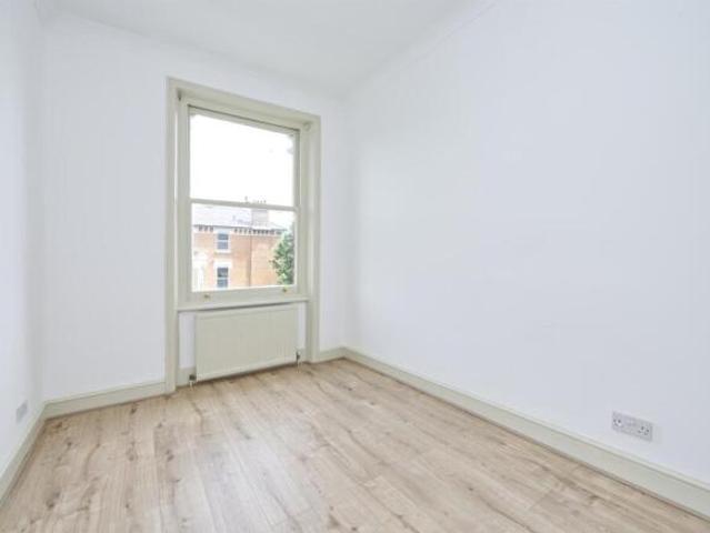 2 bedroom flat for rent in St Quintin Avenue, London, W10