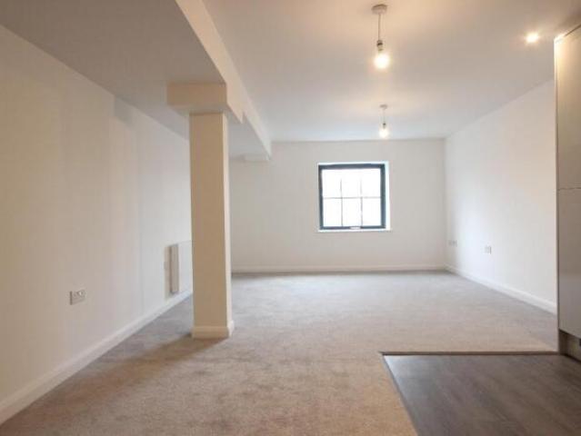 2 bedroom flat for rent in St Radigunds Road, Dover, CT17 0JZ, CT17