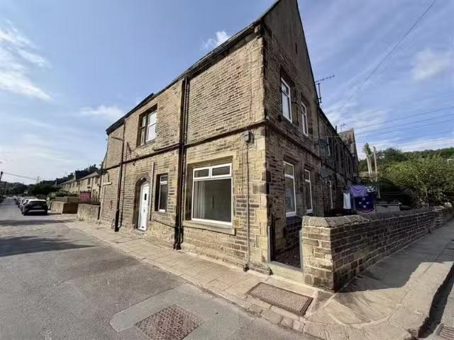 2 bedroom flat for rent in St. Stephens Terrace, Halifax, HX3