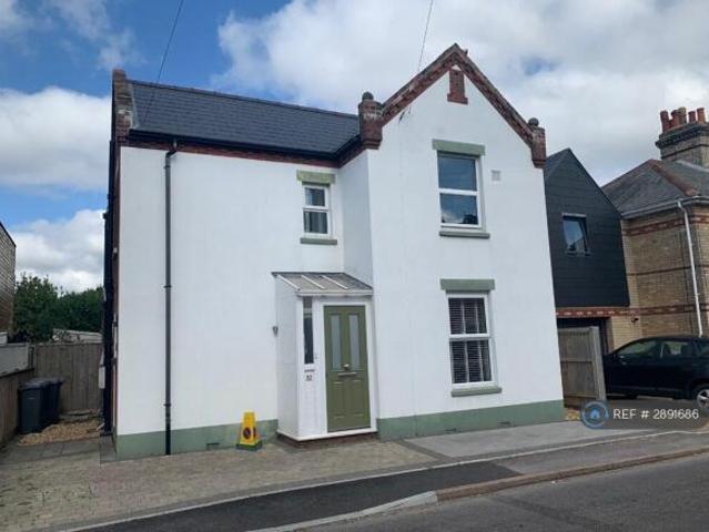 2 bedroom flat for rent in Stourfield Road, Bournemouth, BH5