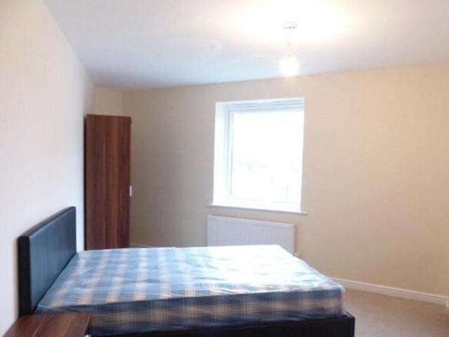 2 bedroom flat for rent in Stockport Road, Manchester, Greater Manchester, M13