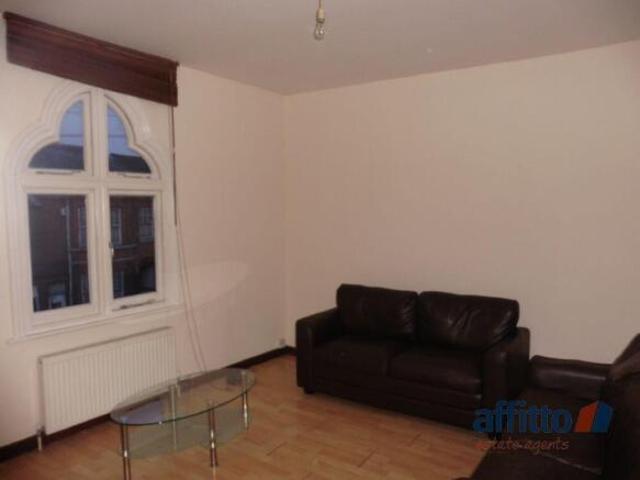 2 bedroom flat for rent in Stockwood Crescent, Luton, LU1