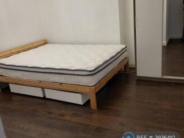 2 bedroom flat for rent in Stokewood Road, Bournemouth, BH3