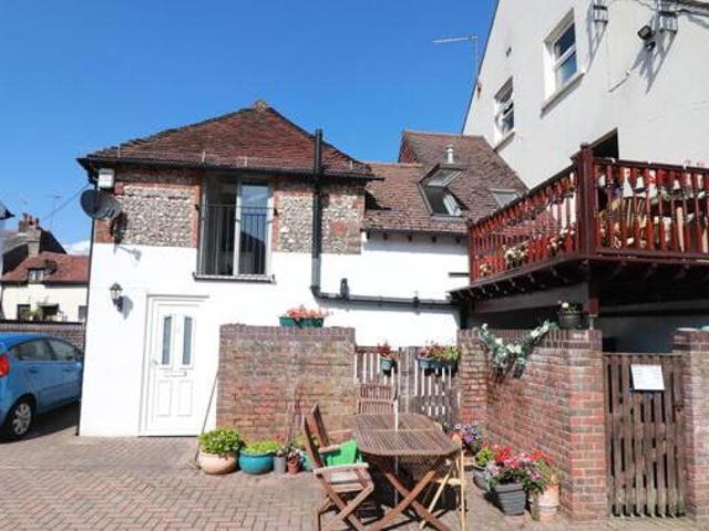 2 Bedroom Flat For Rent In Storrington