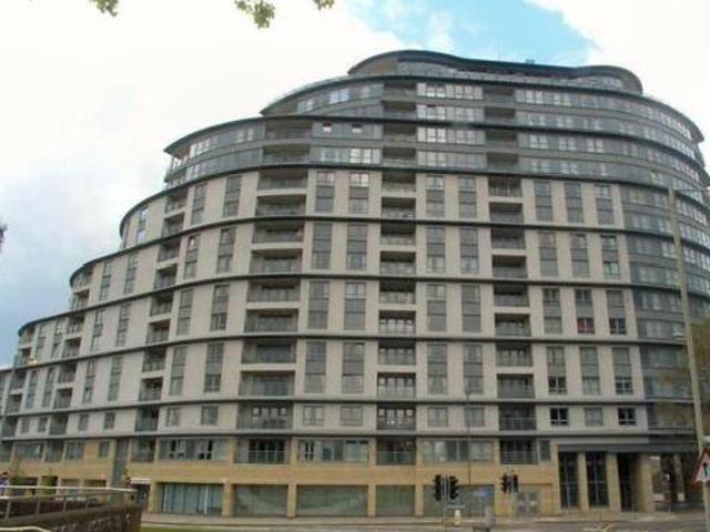 2 Bedroom Flat For Rent In Station Approach