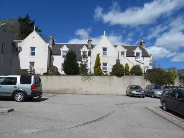 2 bedroom flat for rent in Station Court, Banchory, Aberdeensh.