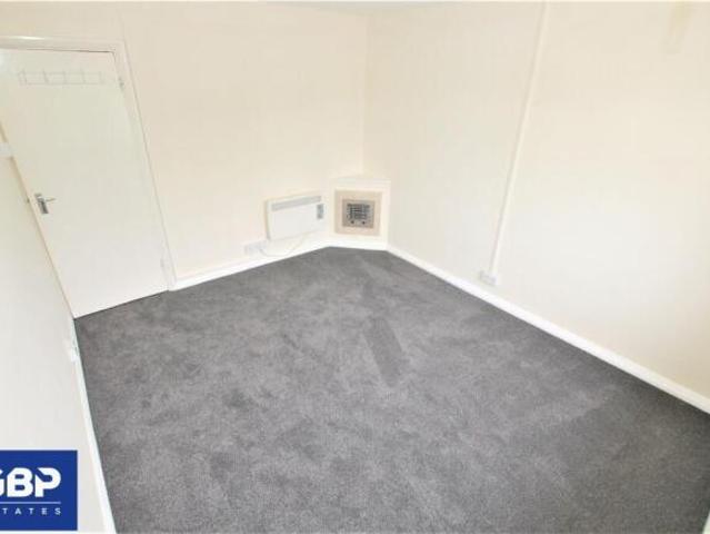 2 bedroom flat for rent in Station Road, Gidea Park, RM2