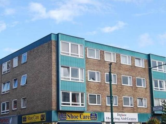 2 bedroom flat for rent in Station Road New Milton BH25 6HL BH25