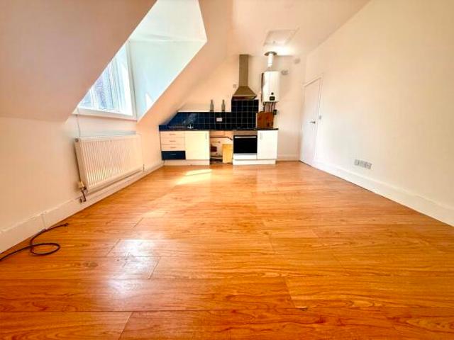 2 bedroom flat for rent in Station Road, Stechford, B33